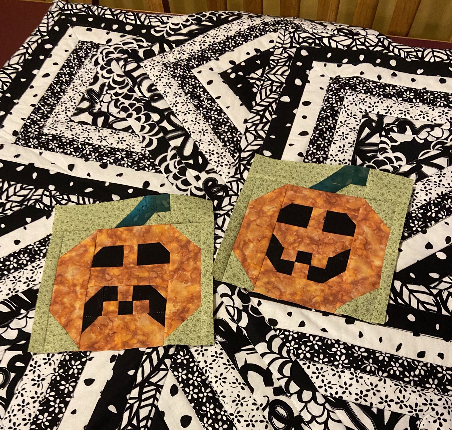 Something Wicked – Quilt Schmilt